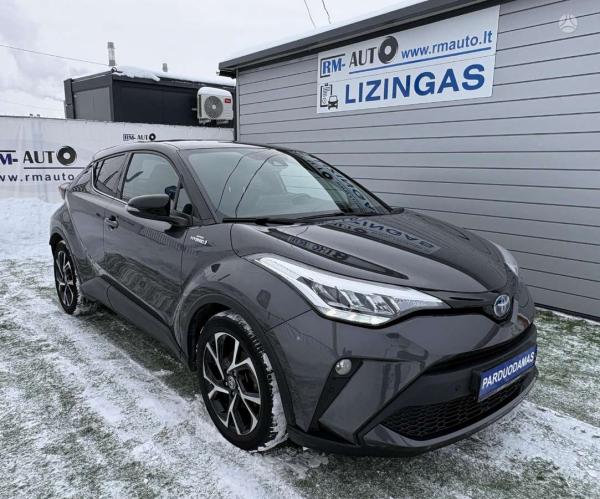Grey Toyota C-HR 2021 in Panevezys, with an engine capacity of 1.99 L and mileage of 152 thousand km for 18700 €, photo 3 on AUTOMOTO.COM.LV