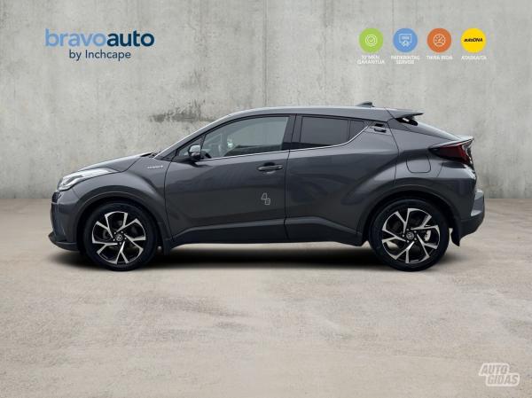 Pelēks Toyota C-HR 2021 Kauņa, ar dzinēja tilpumu 1.80 L un nobraukumu 44 tūkst. km par 22971 €, foto 2 vietnē AUTOMOTO.COM.LV