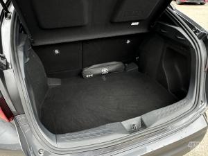 Серый Тойота C-HR 2021 в Каунас, объемом двигателя 1.80 л и пробегом 44 тыс. км за 22971 €, фото 12 на AUTOMOTO.COM.LV