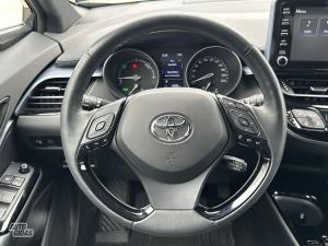 Серый Тойота C-HR 2021 в Каунас, объемом двигателя 1.80 л и пробегом 44 тыс. км за 22971 €, фото 15 на AUTOMOTO.COM.LV