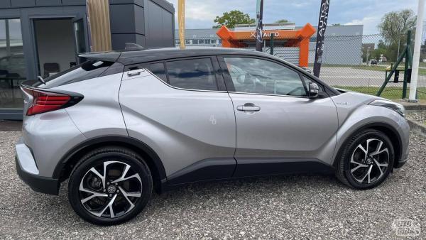 Pelēks Toyota C-HR 2021 Marijampole, ar dzinēja tilpumu 1.80 L un nobraukumu 86 tūkst. km par 19900 €, foto 4 vietnē AUTOMOTO.COM.LV