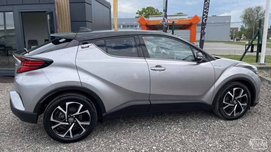Grey Toyota C-HR 2021 in Marijampole, with an engine capacity of 1.80 L and mileage of 86 thousand km for 19900 €, photo 5 on AUTOMOTO.COM.LV