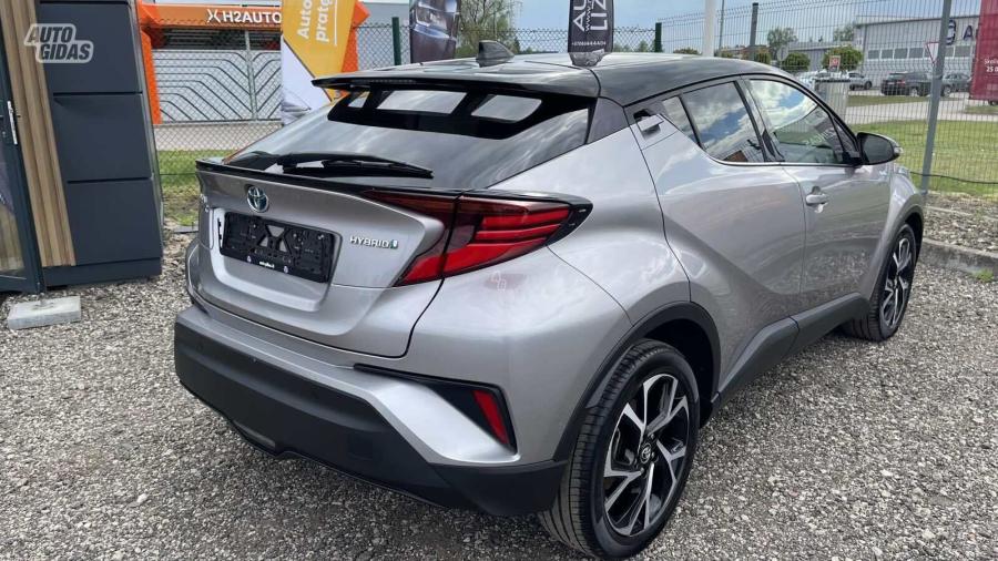 Grey Toyota C-HR 2021 in Marijampole, with an engine capacity of 1.80 L and mileage of 86 thousand km for 19900 €, photo 8 on AUTOMOTO.COM.LV