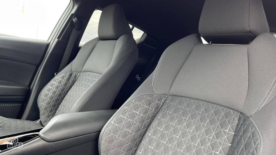 Grey Toyota C-HR 2021 in Marijampole, with an engine capacity of 1.80 L and mileage of 86 thousand km for 19900 €, photo 32 on AUTOMOTO.COM.LV