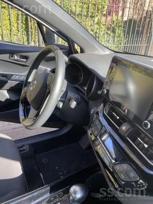 Pelēks Toyota C-HR 2021 Rīga, ar dzinēja tilpumu 1.80 L un nobraukumu 88 tūkst. km par 20000 €, foto 9 vietnē AUTOMOTO.COM.LV