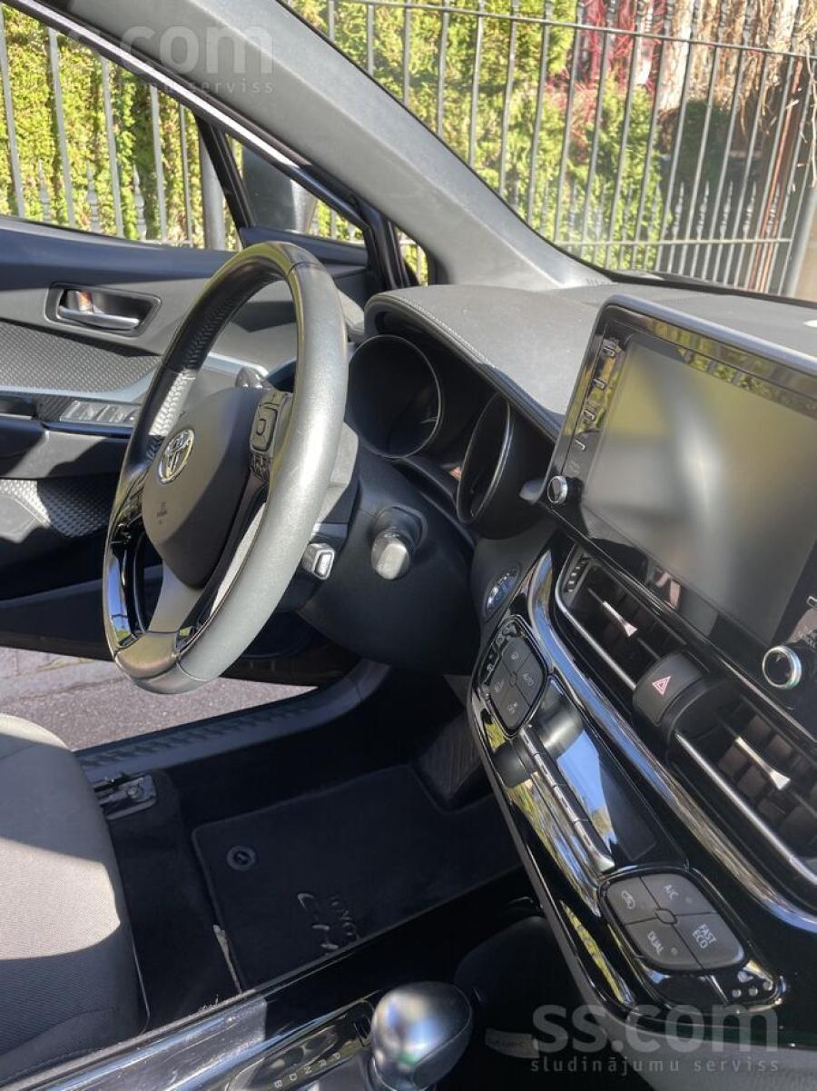Pelēks Toyota C-HR 2021 Rīga, ar dzinēja tilpumu 1.80 L un nobraukumu 88 tūkst. km par 20000 €, foto 9 vietnē AUTOMOTO.COM.LV
