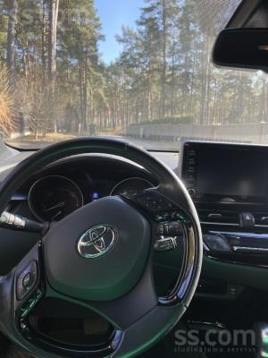 Pelēks Toyota C-HR 2021 Rīga, ar dzinēja tilpumu 1.80 L un nobraukumu 88 tūkst. km par 20000 €, foto 10 vietnē AUTOMOTO.COM.LV