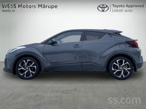 Серый Тойота C-HR 2021 в Рига, объемом двигателя 1.80 л и пробегом 102 тыс. км за 18990 €, фото 4 на AUTOMOTO.COM.LV