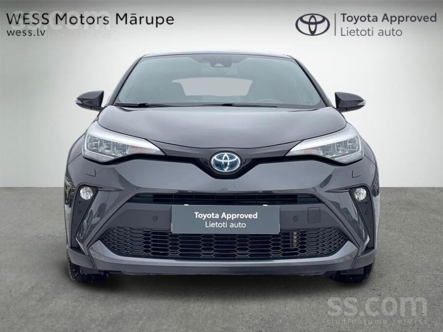 Серый Тойота C-HR 2021 в Рига, объемом двигателя 1.80 л и пробегом 102 тыс. км за 18990 €, фото 6 на AUTOMOTO.COM.LV