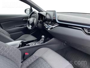 Серый Тойота C-HR 2021 в Рига, объемом двигателя 1.80 л и пробегом 102 тыс. км за 18990 €, фото 7 на AUTOMOTO.COM.LV