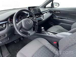 Серый Тойота C-HR 2021 в Рига, объемом двигателя 1.80 л и пробегом 102 тыс. км за 18990 €, фото 12 на AUTOMOTO.COM.LV