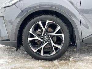 Серый Тойота C-HR 2021 в Рига, объемом двигателя 1.80 л и пробегом 102 тыс. км за 18990 €, фото 16 на AUTOMOTO.COM.LV