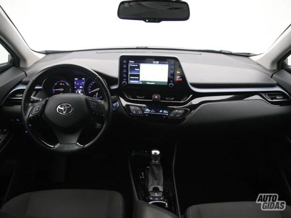 Серый Тойота C-HR 2021 в Вильнюс, объемом двигателя 2.00 л и пробегом 280 тыс. км за 14999 €, фото 2 на AUTOMOTO.COM.LV