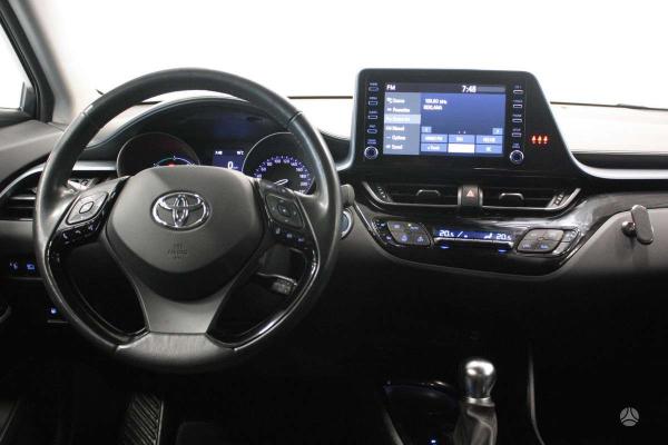 Серый Тойота C-HR 2021 в Каунас, объемом двигателя 1.80 л и пробегом 106 тыс. км за 21500 €, фото 9 на AUTOMOTO.COM.LV
