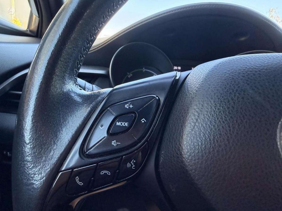 Pelēks Toyota C-HR 2021 Viļņa, ar dzinēja tilpumu 1.80 L un nobraukumu 176 tūkst. km par 18400 €, foto 26 vietnē AUTOMOTO.COM.LV