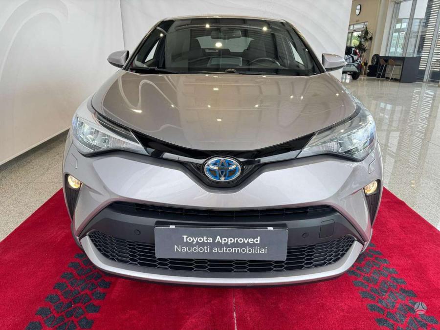 Pelēks Toyota C-HR 2021 Šauļi, ar dzinēja tilpumu 1.80 L un nobraukumu 81 tūkst. km par 21900 €, foto 4 vietnē AUTOMOTO.COM.LV
