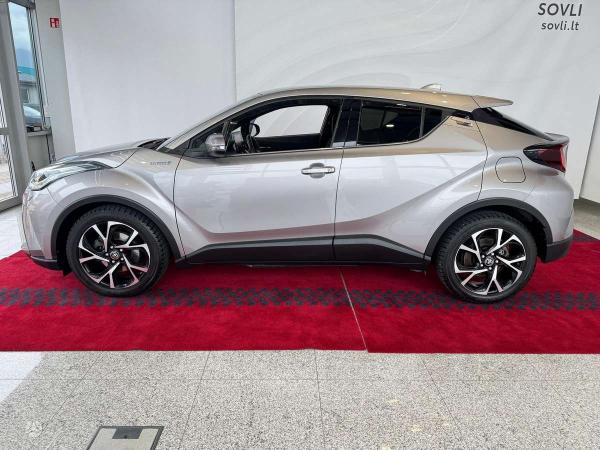 Серый Тойота C-HR 2021 в Шяуляй, объемом двигателя 1.80 л и пробегом 81 тыс. км за 21900 €, фото 4 на AUTOMOTO.COM.LV
