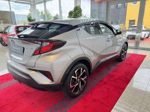 Pelēks Toyota C-HR 2021 Šauļi, ar dzinēja tilpumu 1.80 L un nobraukumu 81 tūkst. km par 21900 €, foto 7 vietnē AUTOMOTO.COM.LV