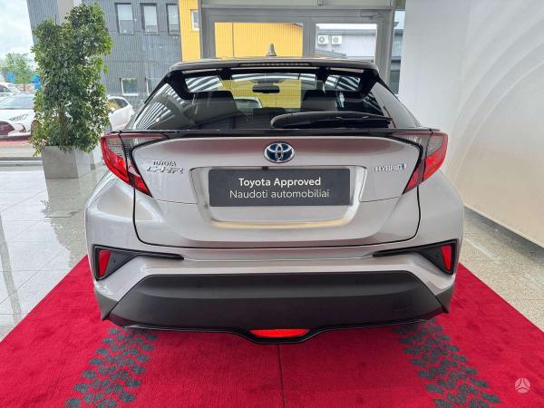 Серый Тойота C-HR 2021 в Шяуляй, объемом двигателя 1.80 л и пробегом 81 тыс. км за 21900 €, фото 7 на AUTOMOTO.COM.LV