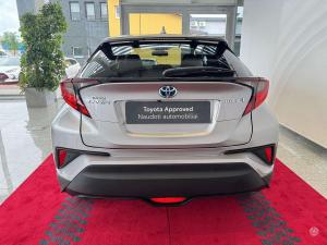 Pelēks Toyota C-HR 2021 Šauļi, ar dzinēja tilpumu 1.80 L un nobraukumu 81 tūkst. km par 21900 €, foto 8 vietnē AUTOMOTO.COM.LV