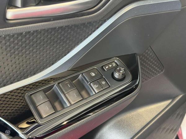 Серый Тойота C-HR 2021 в Шяуляй, объемом двигателя 1.80 л и пробегом 81 тыс. км за 21900 €, фото 10 на AUTOMOTO.COM.LV