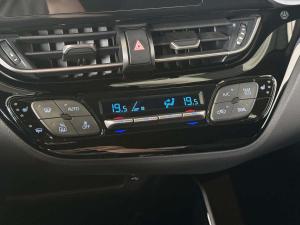 Pelēks Toyota C-HR 2021 Šauļi, ar dzinēja tilpumu 1.80 L un nobraukumu 81 tūkst. km par 21900 €, foto 20 vietnē AUTOMOTO.COM.LV