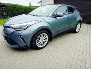 Pelēks Toyota C-HR 2021 Šauļi, ar dzinēja tilpumu 1.80 L un nobraukumu 140 tūkst. km par 17850 €, foto  vietnē AUTOMOTO.COM.LV