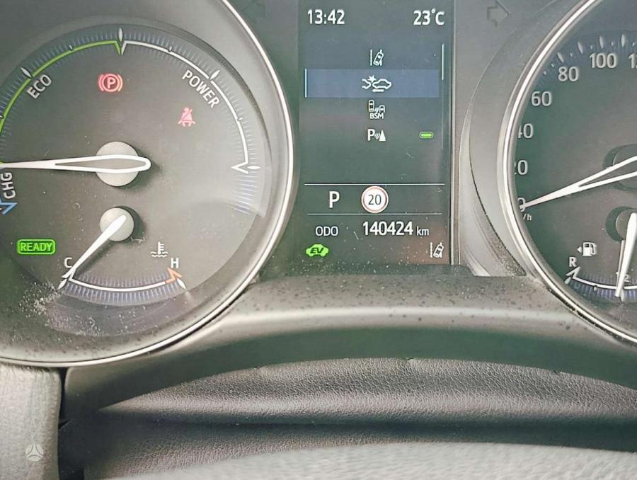 Серый Тойота C-HR 2021 в Шяуляй, объемом двигателя 1.80 л и пробегом 140 тыс. км за 17850 €, фото 24 на AUTOMOTO.COM.LV