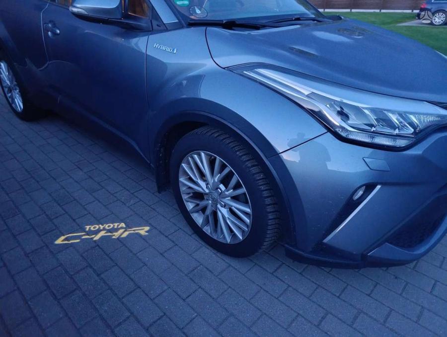 Серый Тойота C-HR 2021 в Шяуляй, объемом двигателя 1.80 л и пробегом 140 тыс. км за 17850 €, фото 30 на AUTOMOTO.COM.LV
