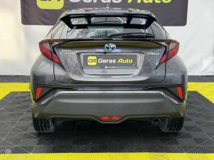 Grey Toyota C-HR 2021 in Vilnius, with an engine capacity of 1.80 L and mileage of 75 thousand km for 18980 €, photo 6 on AUTOMOTO.COM.LV