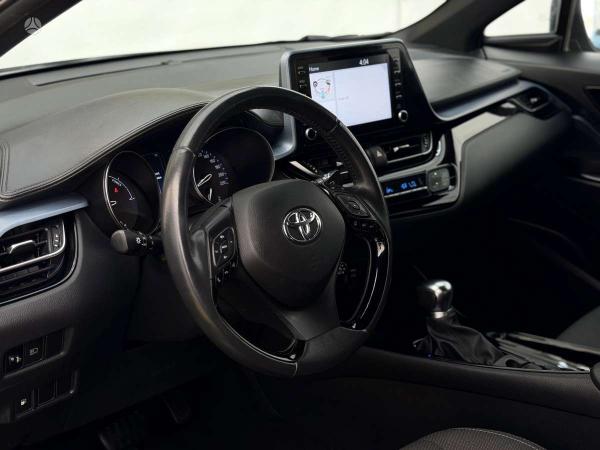 Grey Toyota C-HR 2021 in Vilnius, with an engine capacity of 1.80 L and mileage of 75 thousand km for 18980 €, photo 9 on AUTOMOTO.COM.LV
