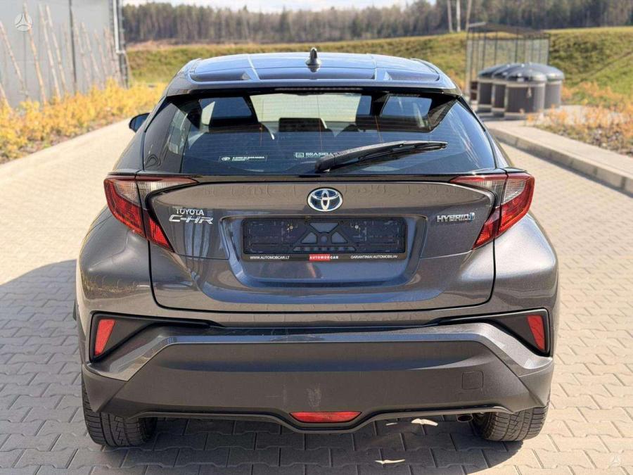 Grey Toyota C-HR 2021 in Vilnius, with an engine capacity of 1.80 L and mileage of 124 thousand km for 18500 €, photo 7 on AUTOMOTO.COM.LV