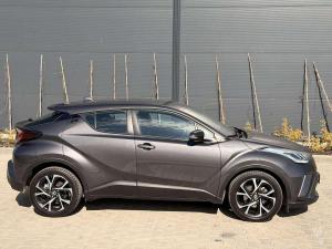 Grey Toyota C-HR 2021 in Vilnius, with an engine capacity of 1.80 L and mileage of 124 thousand km for 18500 €, photo 9 on AUTOMOTO.COM.LV