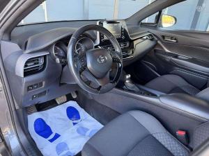 Grey Toyota C-HR 2021 in Vilnius, with an engine capacity of 1.80 L and mileage of 124 thousand km for 18500 €, photo 18 on AUTOMOTO.COM.LV