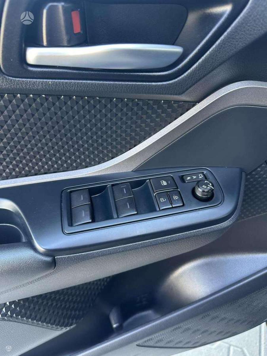 Pelēks Toyota C-HR 2021 Viļņa, ar dzinēja tilpumu 1.80 L un nobraukumu 79 tūkst. km par 21500 €, foto 25 vietnē AUTOMOTO.COM.LV