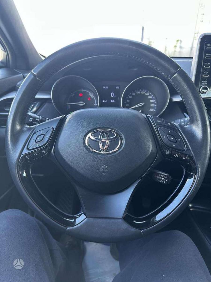 Pelēks Toyota C-HR 2021 Viļņa, ar dzinēja tilpumu 1.80 L un nobraukumu 79 tūkst. km par 21500 €, foto 26 vietnē AUTOMOTO.COM.LV
