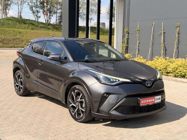 Grey Toyota C-HR 2021 in Vilnius, with an engine capacity of 1.80 L and mileage of 158 thousand km for 19250 €, photo 3 on AUTOMOTO.COM.LV