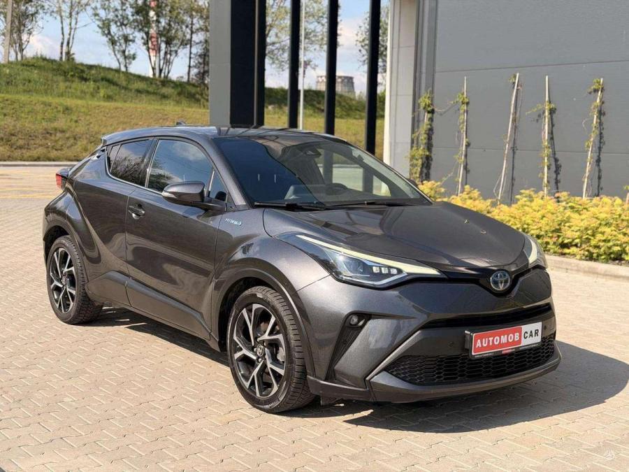 Серый Тойота C-HR 2021 в Вильнюс, объемом двигателя 1.80 л и пробегом 158 тыс. км за 19250 €, фото 4 на AUTOMOTO.COM.LV