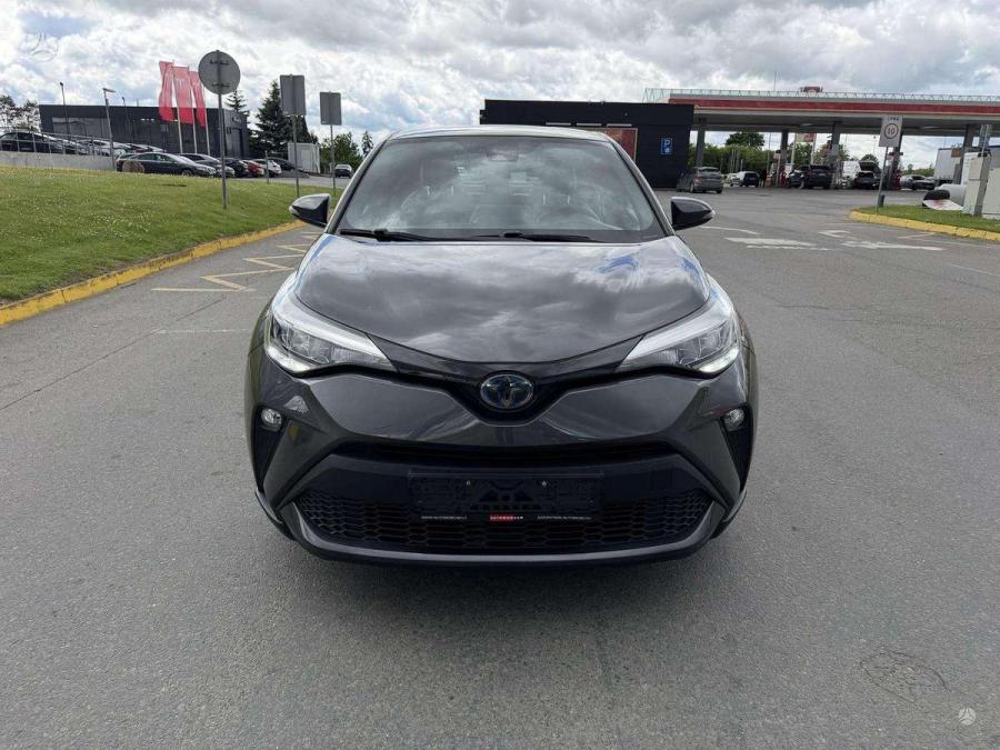 Серый Тойота C-HR 2021 в Вильнюс, объемом двигателя 1.80 л и пробегом 176 тыс. км за 18400 €, фото 5 на AUTOMOTO.COM.LV