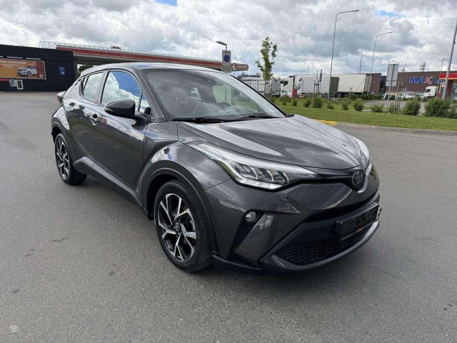Серый Тойота C-HR 2021 в Вильнюс, объемом двигателя 1.80 л и пробегом 176 тыс. км за 18400 €, фото 7 на AUTOMOTO.COM.LV