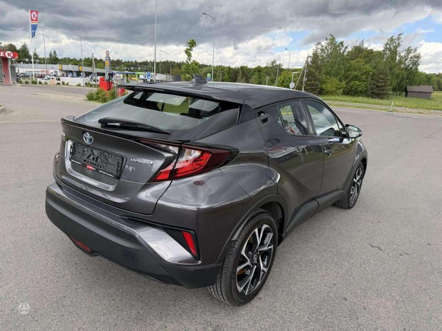 Серый Тойота C-HR 2021 в Вильнюс, объемом двигателя 1.80 л и пробегом 176 тыс. км за 18400 €, фото 10 на AUTOMOTO.COM.LV