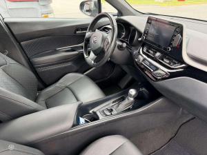 Серый Тойота C-HR 2021 в Вильнюс, объемом двигателя 1.80 л и пробегом 176 тыс. км за 18400 €, фото 22 на AUTOMOTO.COM.LV