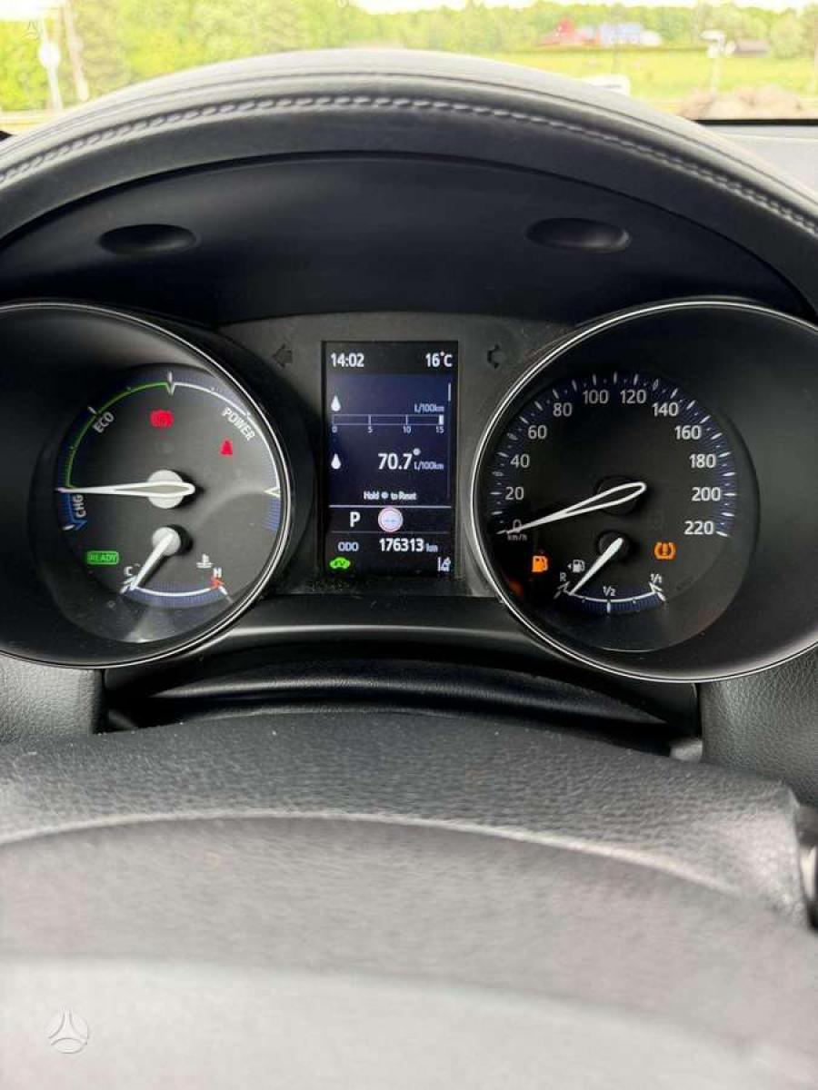 Серый Тойота C-HR 2021 в Вильнюс, объемом двигателя 1.80 л и пробегом 176 тыс. км за 18400 €, фото 27 на AUTOMOTO.COM.LV