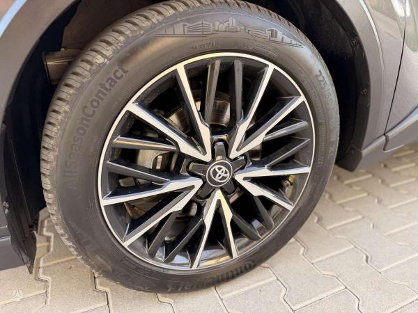 Grey Toyota C-HR 2021 in Vilnius, with an engine capacity of 1.80 L and mileage of 79 thousand km for 20950 €, photo 9 on AUTOMOTO.COM.LV