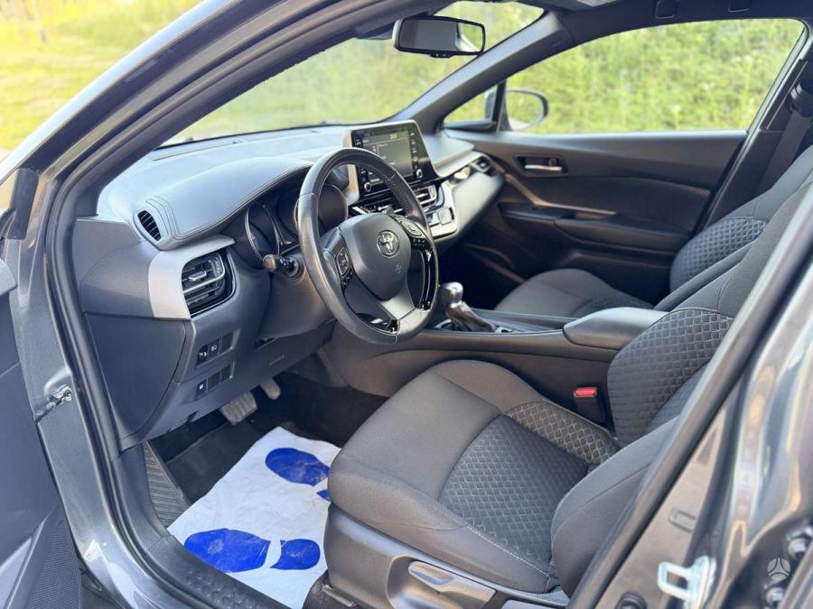 Pelēks Toyota C-HR 2021 Viļņa, ar dzinēja tilpumu 1.80 L un nobraukumu 79 tūkst. km par 20950 €, foto 12 vietnē AUTOMOTO.COM.LV
