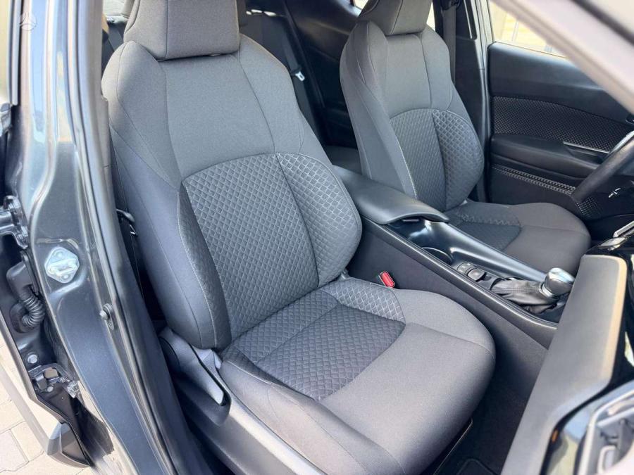 Pelēks Toyota C-HR 2021 Viļņa, ar dzinēja tilpumu 1.80 L un nobraukumu 79 tūkst. km par 20950 €, foto 19 vietnē AUTOMOTO.COM.LV