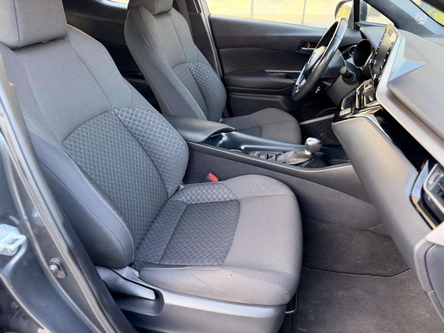 Pelēks Toyota C-HR 2021 Viļņa, ar dzinēja tilpumu 1.80 L un nobraukumu 79 tūkst. km par 20950 €, foto 21 vietnē AUTOMOTO.COM.LV