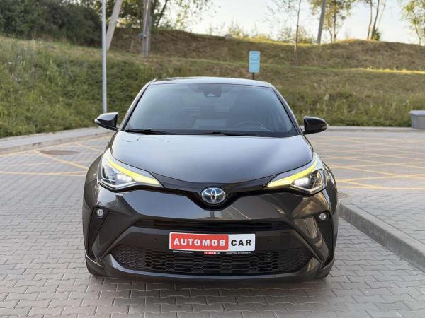 Grey Toyota C-HR 2021 in Vilnius, with an engine capacity of 1.80 L and mileage of 158 thousand km for 18950 €, photo 5 on AUTOMOTO.COM.LV