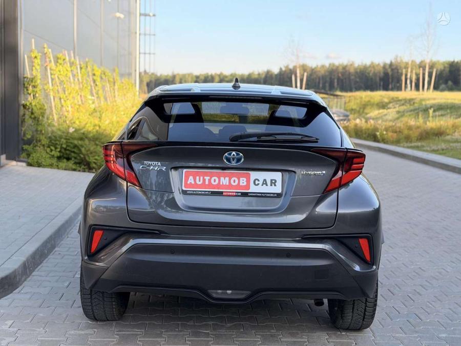 Серый Тойота C-HR 2021 в Вильнюс, объемом двигателя 1.80 л и пробегом 158 тыс. км за 18950 €, фото 10 на AUTOMOTO.COM.LV