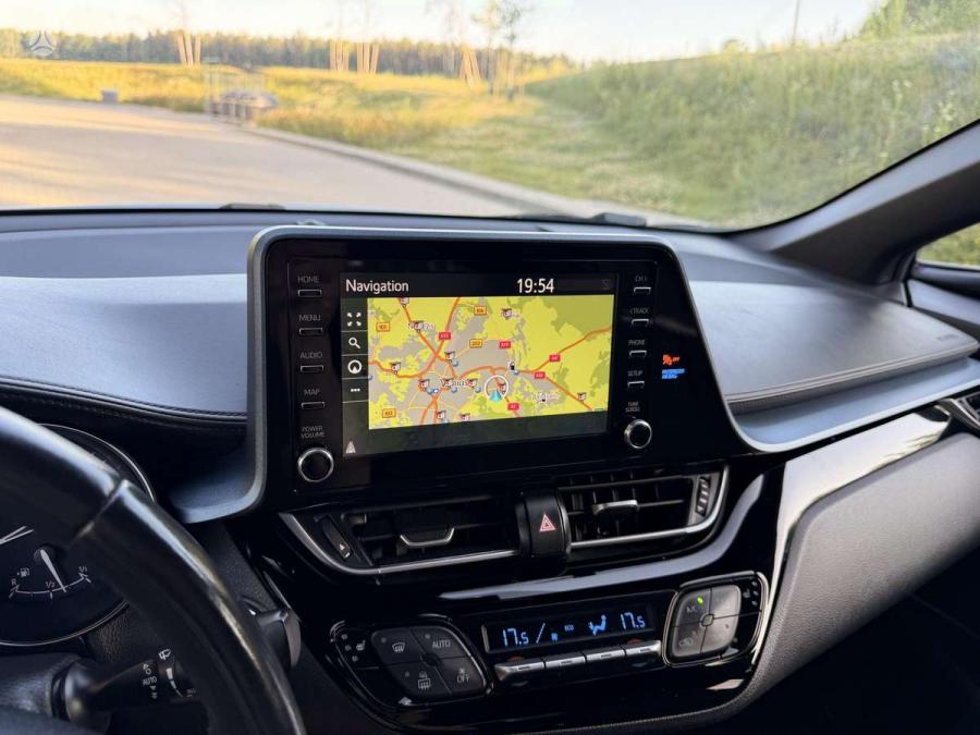 Серый Тойота C-HR 2021 в Вильнюс, объемом двигателя 1.80 л и пробегом 158 тыс. км за 18950 €, фото 32 на AUTOMOTO.COM.LV
